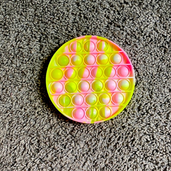 Other | Im Selling A Circle Pop It With The Color Of Pink Yellow And ...